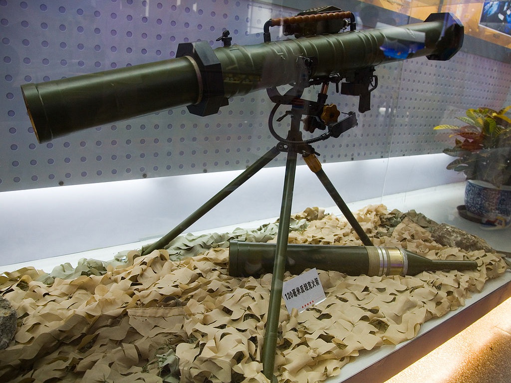 BLABLACHARS: UN LRAC DE 120MM POUR L'INFANTERIE CHINOISE