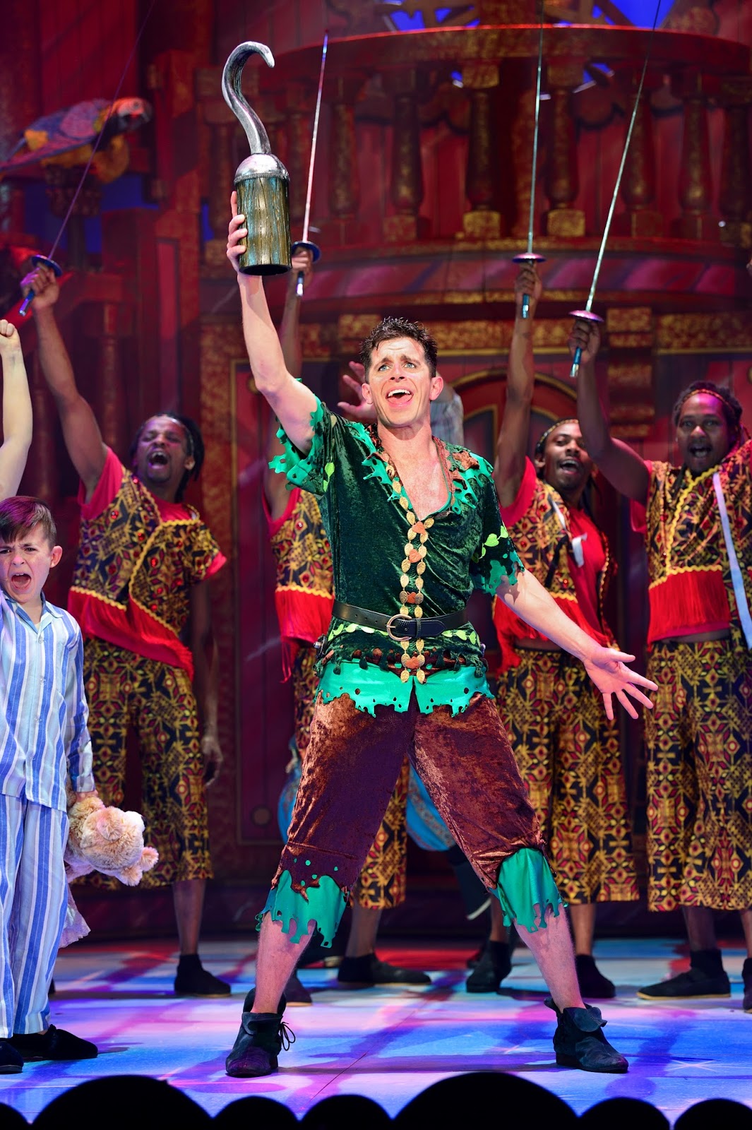 North East Theatre Guide: REVIEW: Peter Pan at Newcastle Theatre Royal