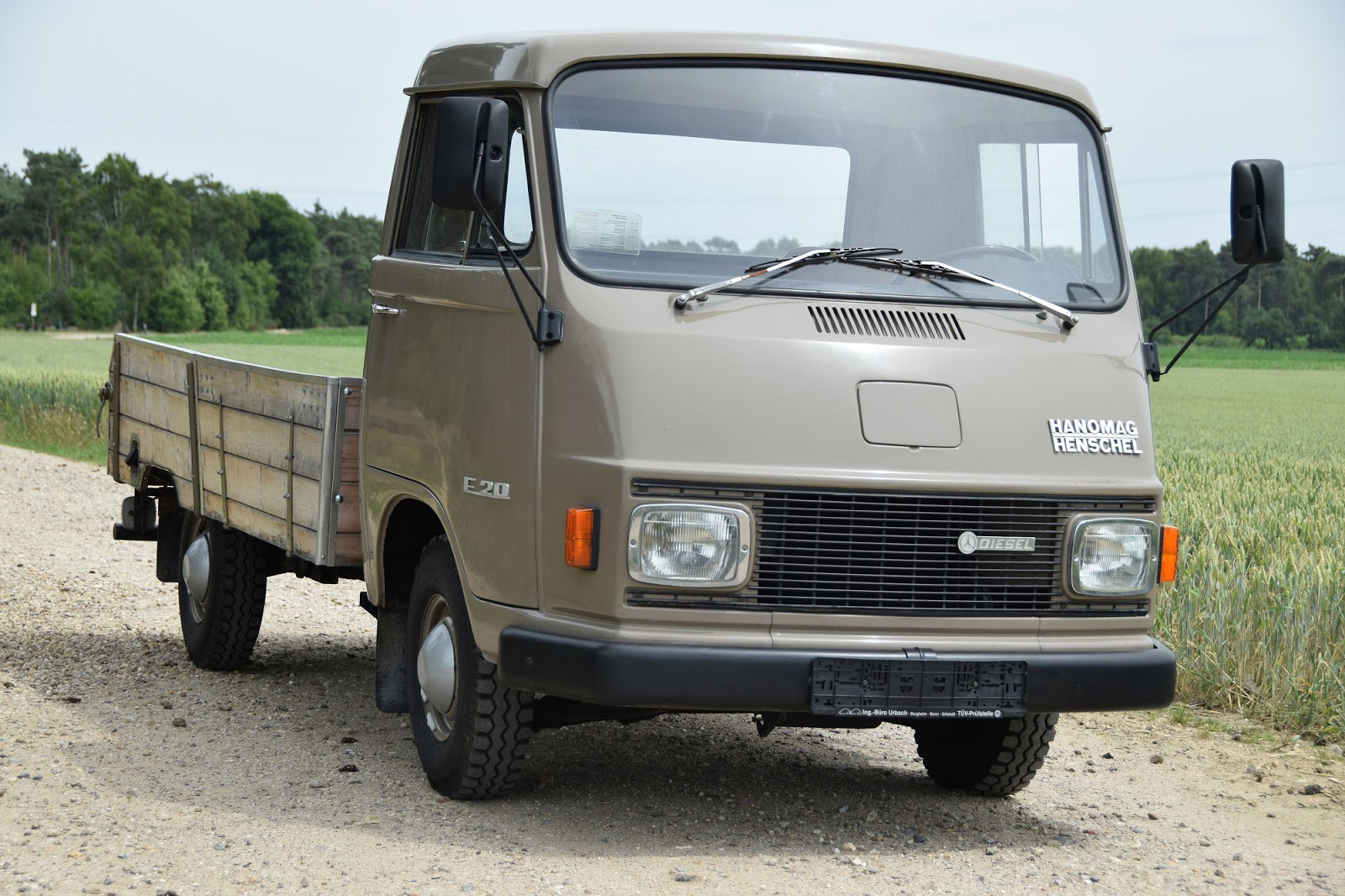 STUURMAN CLASSIC and SPECIAL CARS: HANOMAG HENSCHEL F20 Diesel 1971