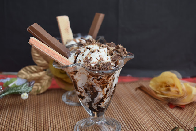 Kit Kat Ice Cream Sundae - RasoiTak