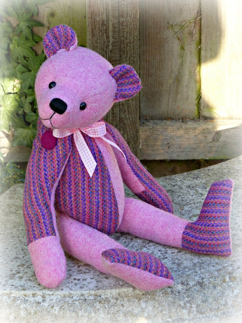 Bearing All: Creating teddy bears in cloth
