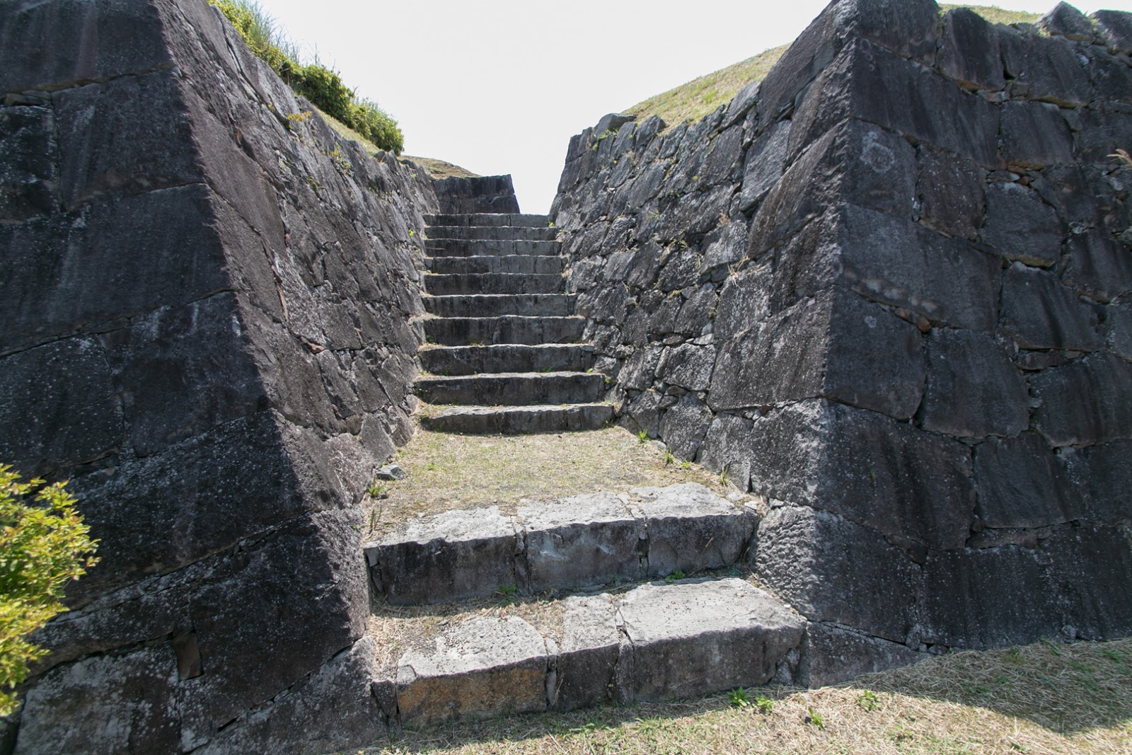 Sashiki Castle -Small masterpiece of excellent castle builder- | Ken's ...