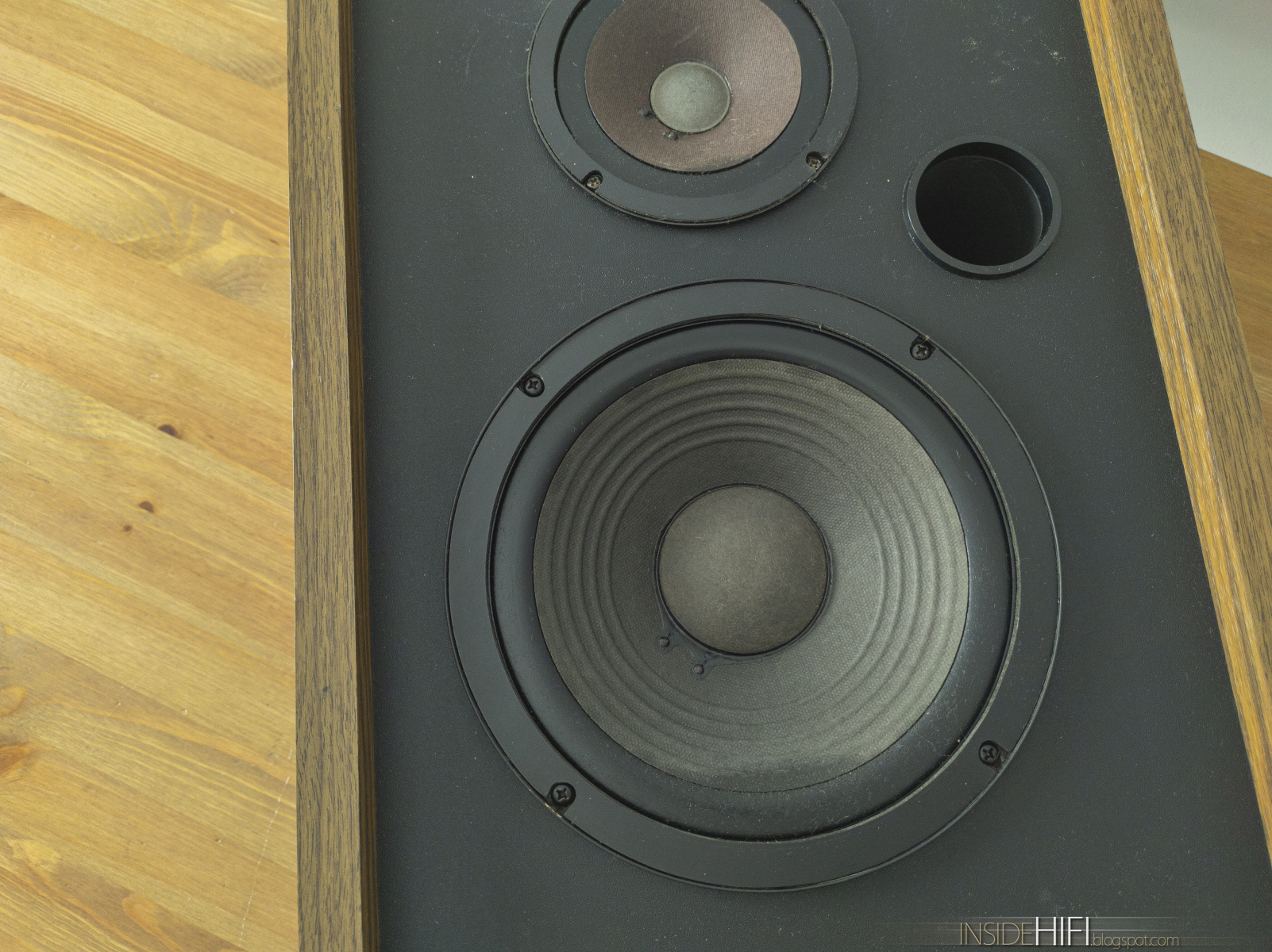 Inside Hi-Fi: JBL J320