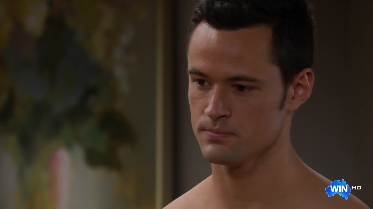 ausCAPS: Matthew Atkinson shirtless in The Bold And The Beautiful