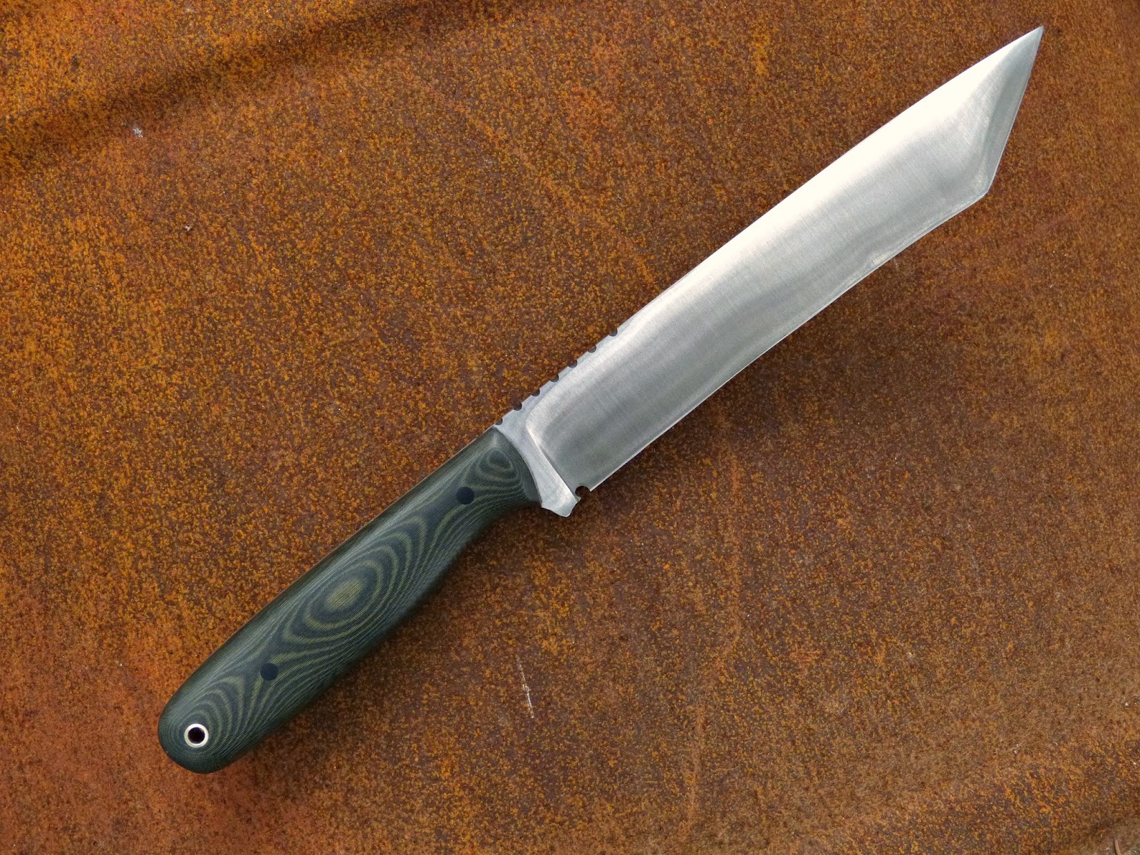 Mount knives: Tactical Tanto