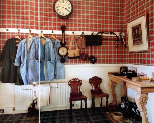 Content in a Cottage: The Queen Mum at Birkhall - Scotland