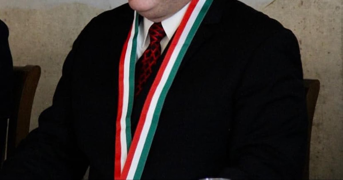 Reconocen a Miguel Ángel Badiola con el "Mérito Cívico Tijuanense"