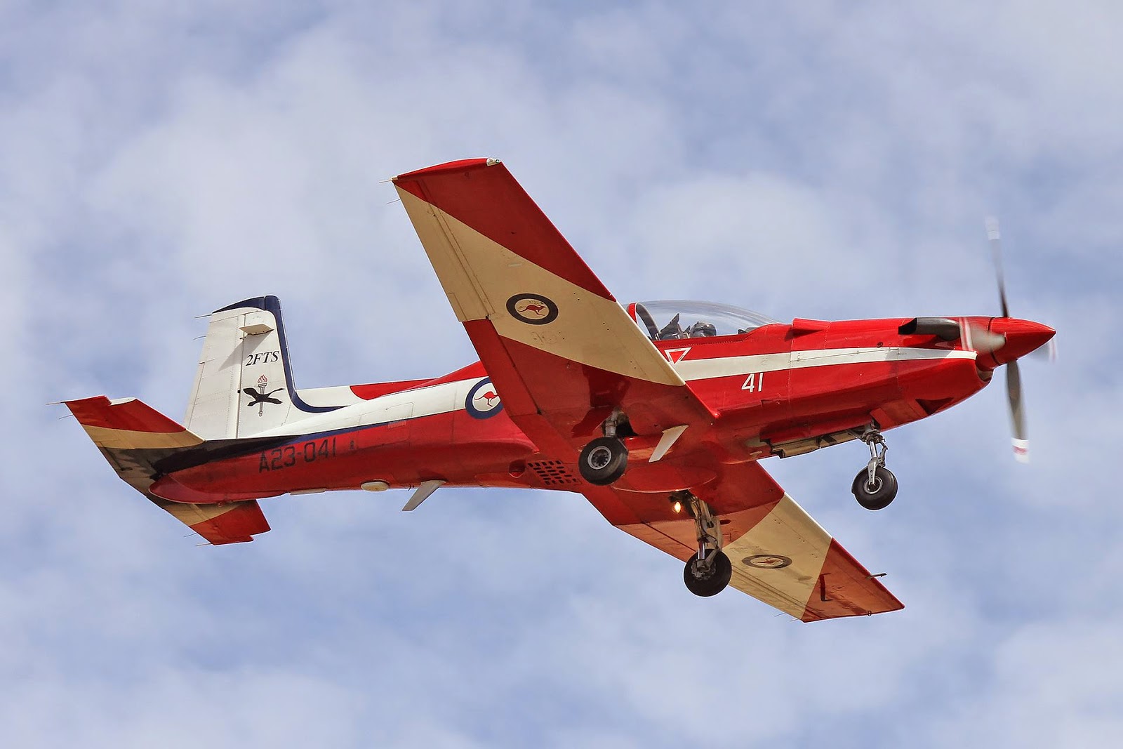 Perth Airport Spotter's Blog: RAAF Base Pearce (YPEA) Assorted aircraft ...