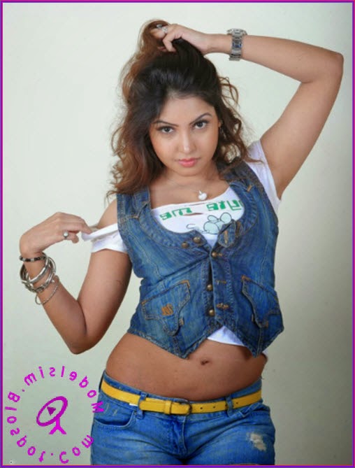 Komal Jha Hot Picture and HD Wallpapers - Model and Celebrity Bios and ...