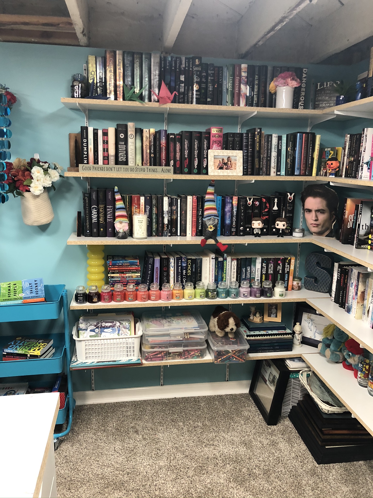 Stranded in Chaos: FINALLY! The Craft Room-Library-Office tour!