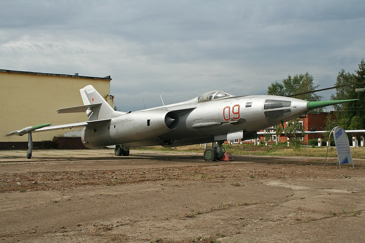 SI VIS PACEM, PARA BELLUM: LoYakovlev Yak-28 (Russian: Яковлев Як-28)
