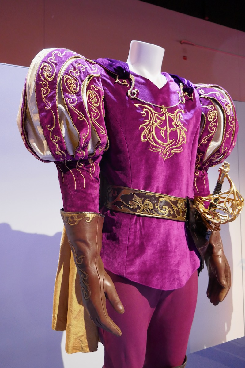 Hollywood Movie Costumes and Props: July 2020 Original film costumes ...