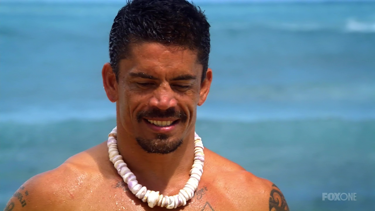 ausCAPS: Kala Alexander shirtless in Hawaii Five-0 1-22 "Ho'ohuli Na'au"