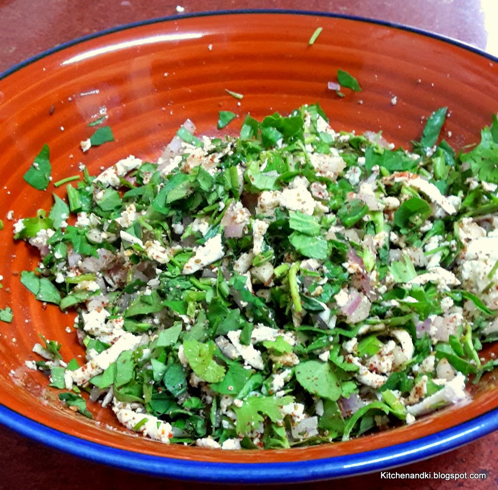 Methi Paneer ke Parathe/ Fenugreek n cottage cheese stuffed flatbread