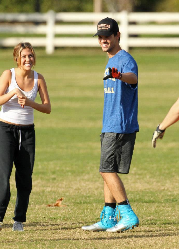 Always Taylor D. Lautner : Taylor e Sara Hicks.