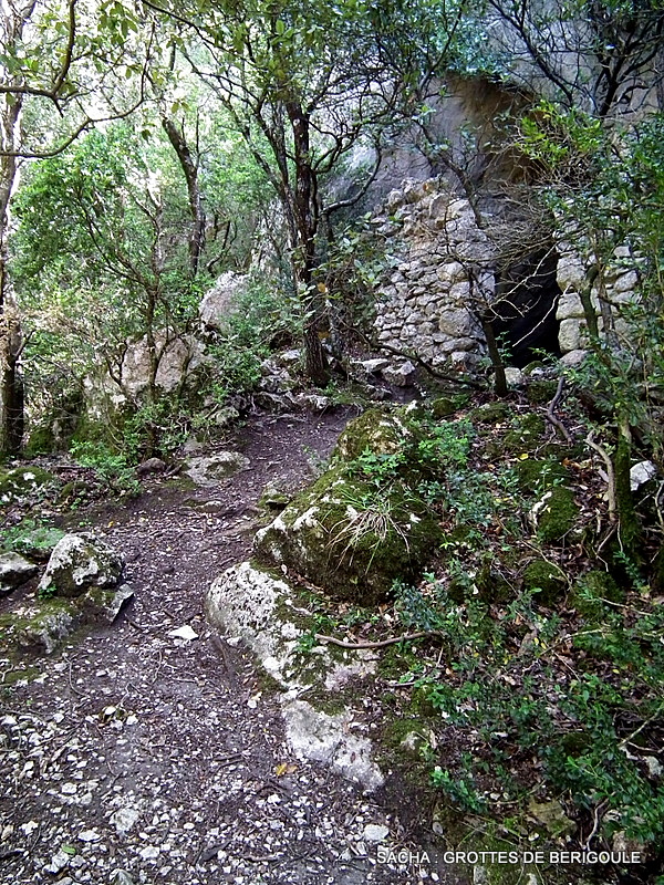Un jour....Une photo !: Les grottes de Bérigoule " ou le massacre de ...
