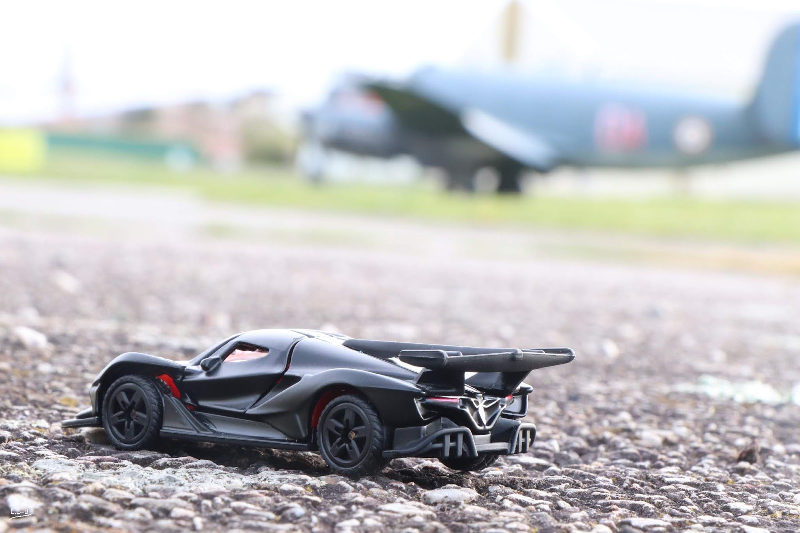 Apollo IE par Siku, la voiture de tous les superlatifs ! - Mininches