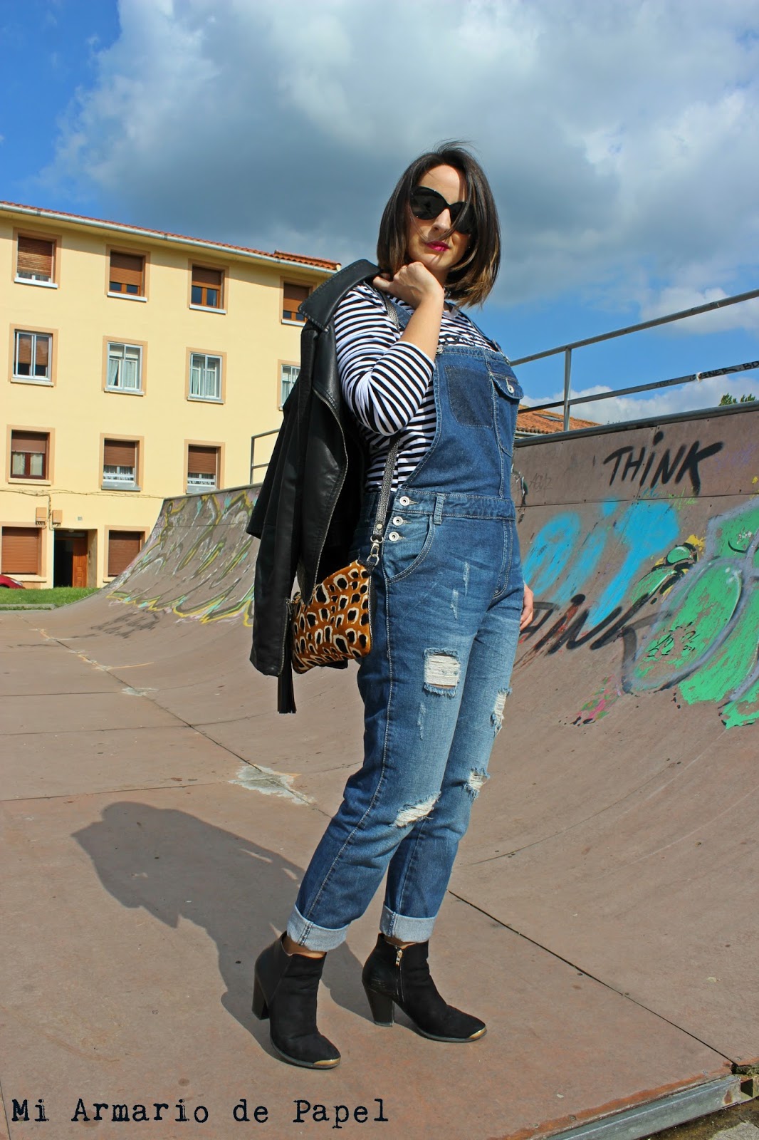 Outfit: Tres Ideas para Combinar un Peto Denim - Propuesta 1 - Mi ...
