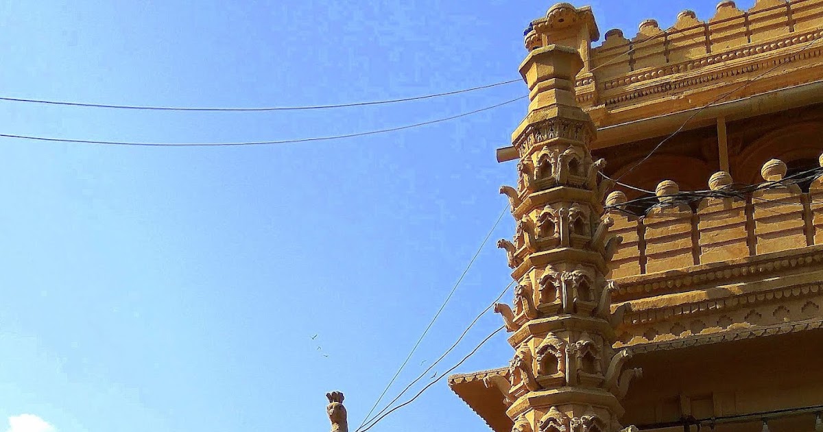 Mumbai Daily: Lamp tower