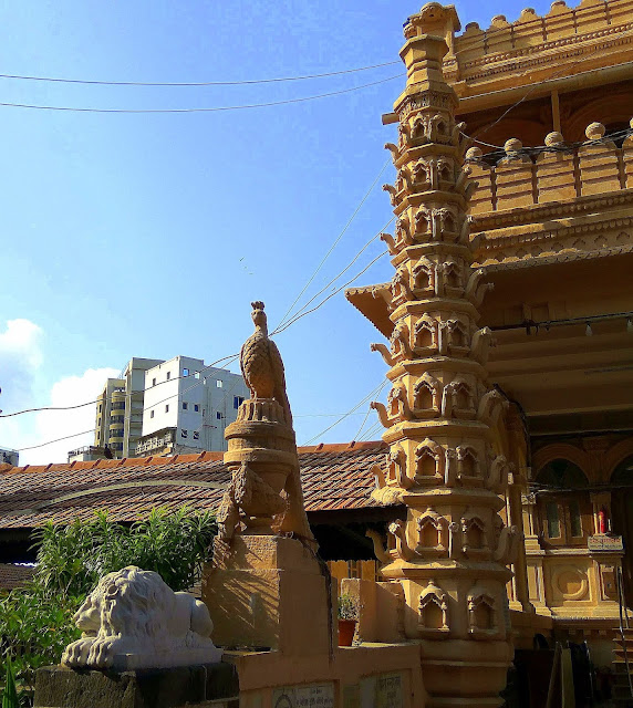 Mumbai Daily: Lamp tower
