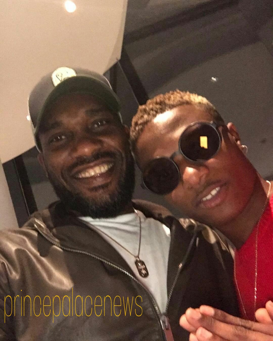 Football meets music: Okocha and Wizkid takes selfie together after the ...