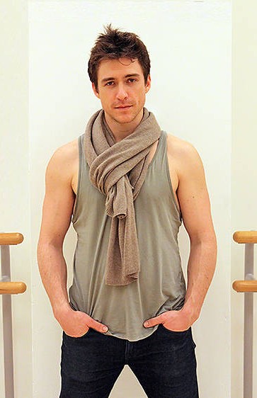 JK's TheatreScene: Standing at Zero: Pretty Woman's Alex Michael Stoll ...