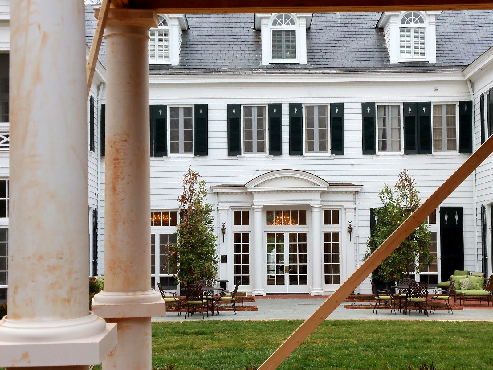 Kiki Nakita: A Tour of The Duke Mansion