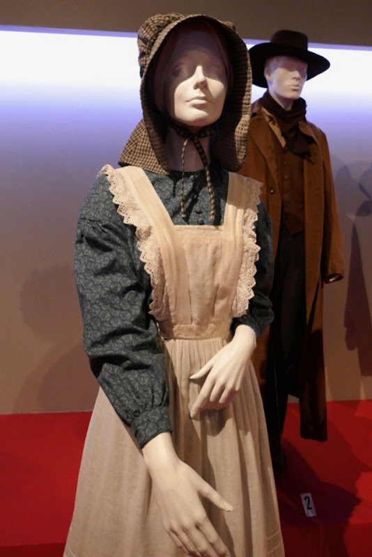 Hollywood Movie Costumes and Props: Oscar-nominated film costumes from ...