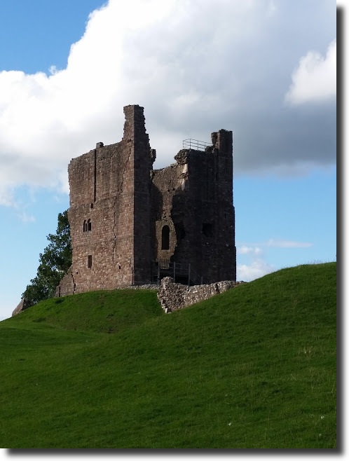 CASTLES and CURIOSITIES : Brough Castle.