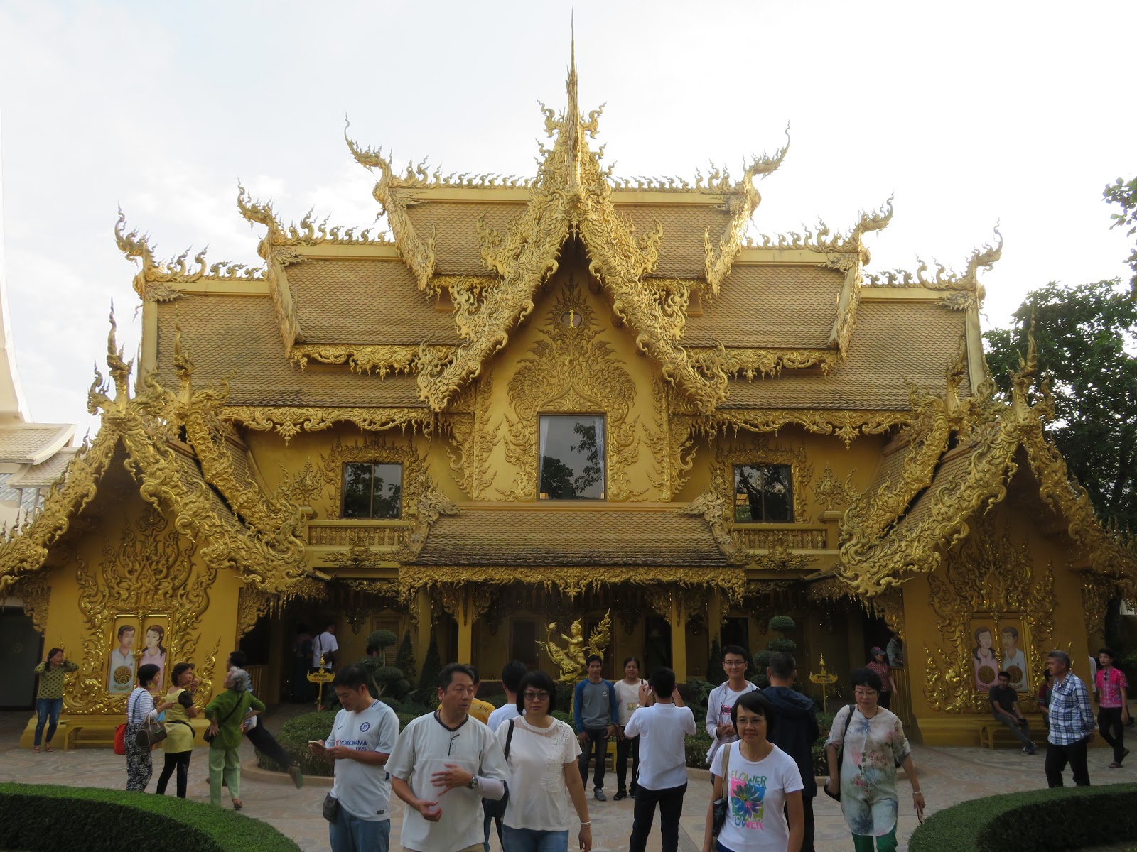 Kee Hua Chee Live!: WHITE TEMPLE OR WAT RONG KHUN IN CHIANGMAI ...