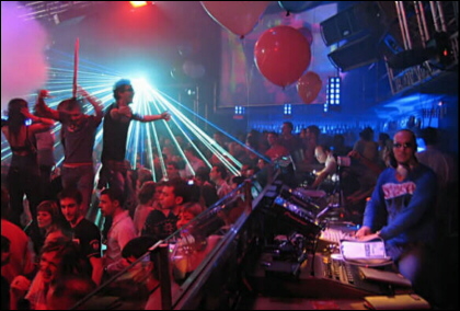 LA DISCO, EN GÉNERO MUSICAL BAILABLE