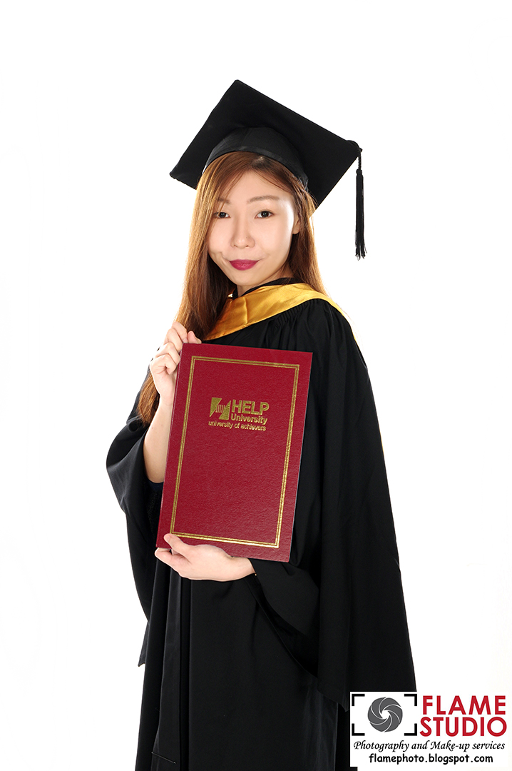 Flame Graduation Photography Studio: Graduation Convocation Family ...