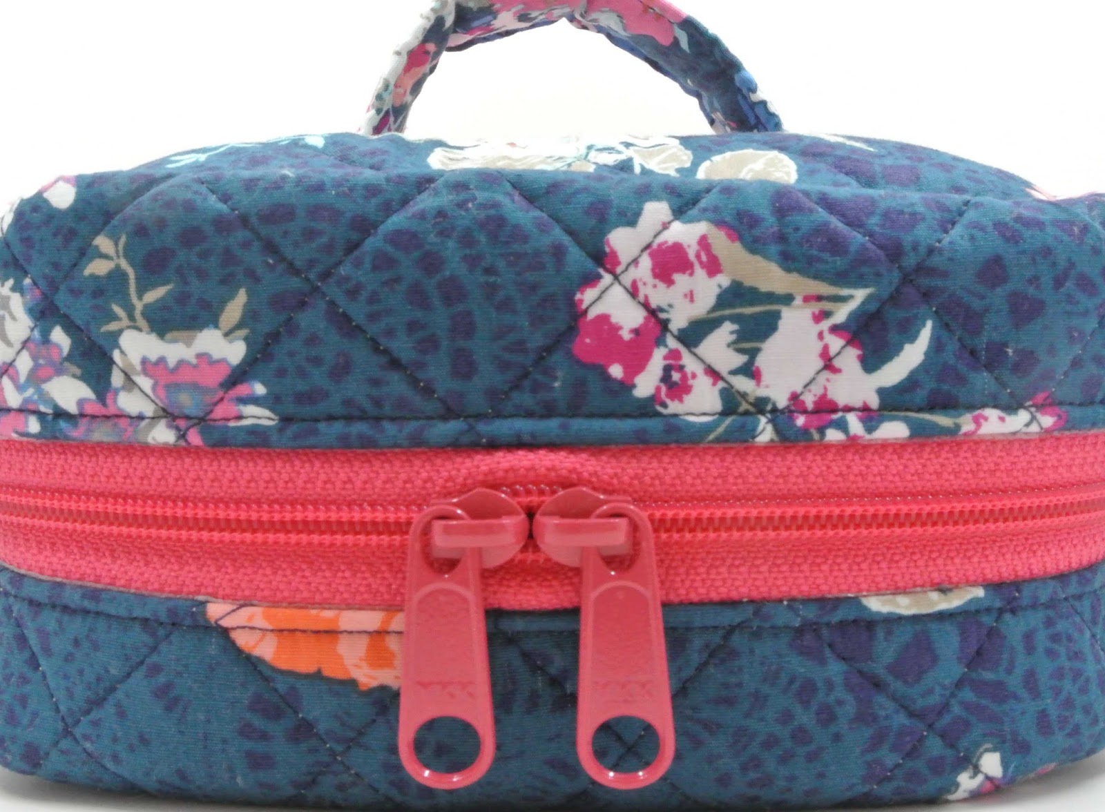 a notion to sew: Treasures and Trinkets Case