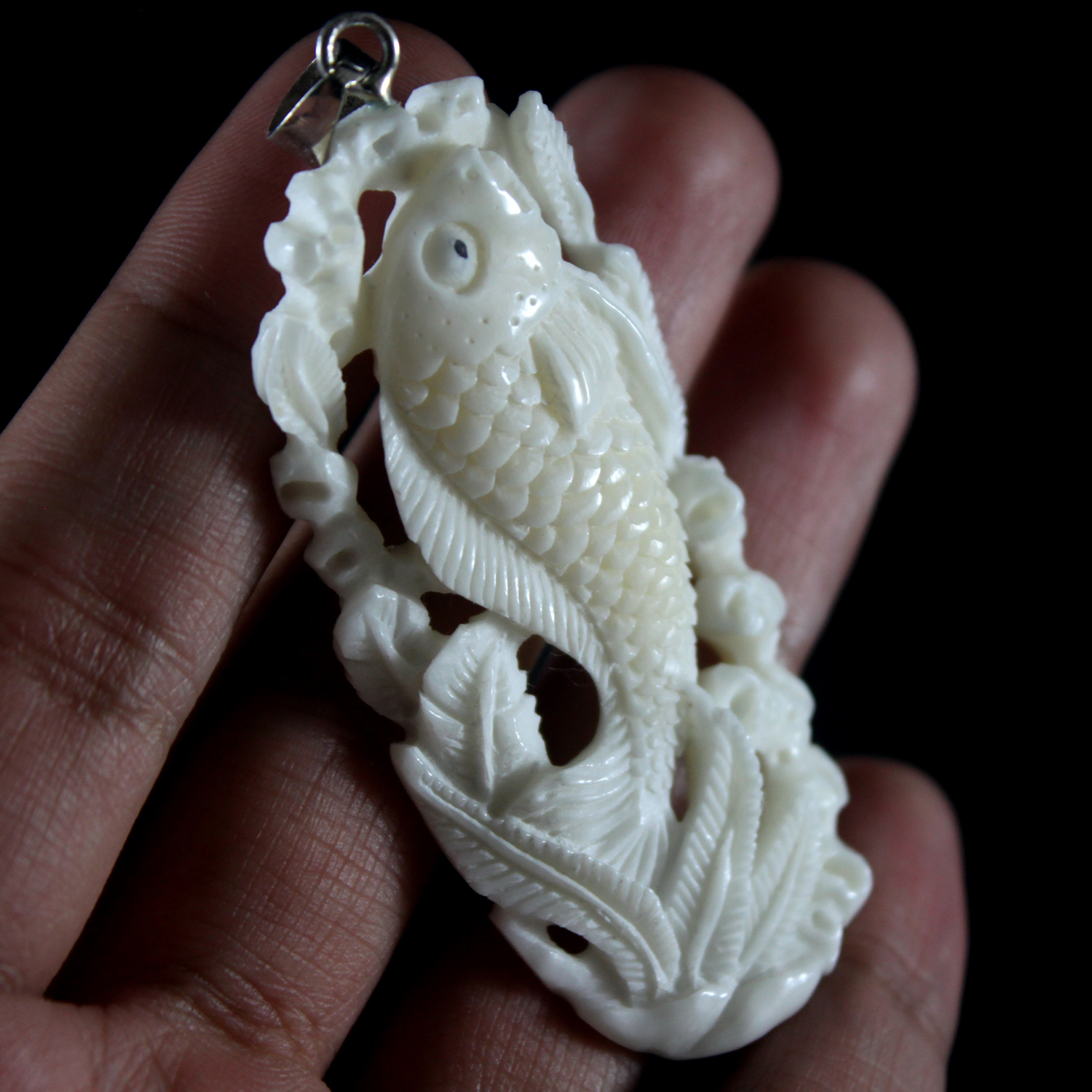 BCP0015 - Fish Pendant Bone Carving Handmade Jewelry