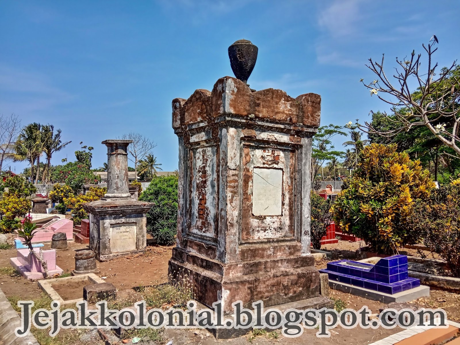Jejak Kolonial: Kerkhof Cilacap ; Monumen Kematian di Tepi Pantai