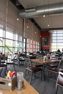 EatMKE: Motor Bar and Cafe Racer