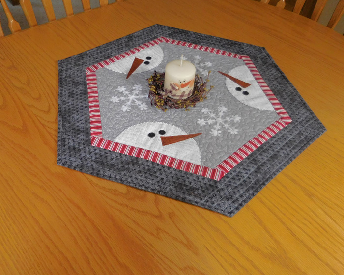 Vicki's Crafts and Quilting: Two more of my cold weather friends