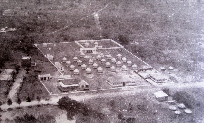 Edifícios rurais do sector da saúde nos anos 50 - Chibuto, Bela Vista e ...