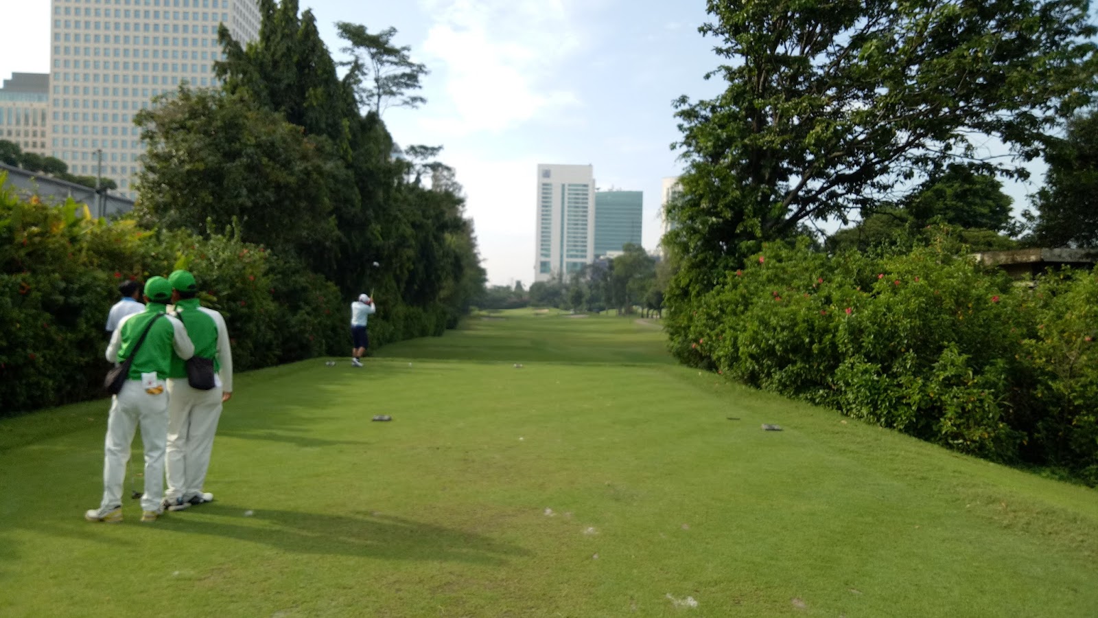 Merumput Di Senayan National Golf Club | Puput Se