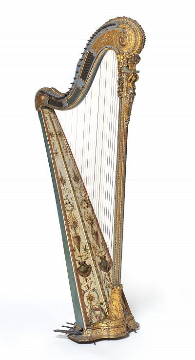 Eye For Design: Decorate Old World Style With Beautiful Antique Harps