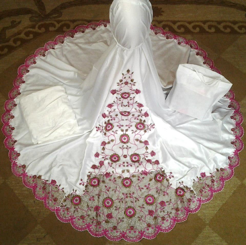 Mukena Bordir Audrasya: MUKENA BORDIR SEMISUTRA RODA MAS