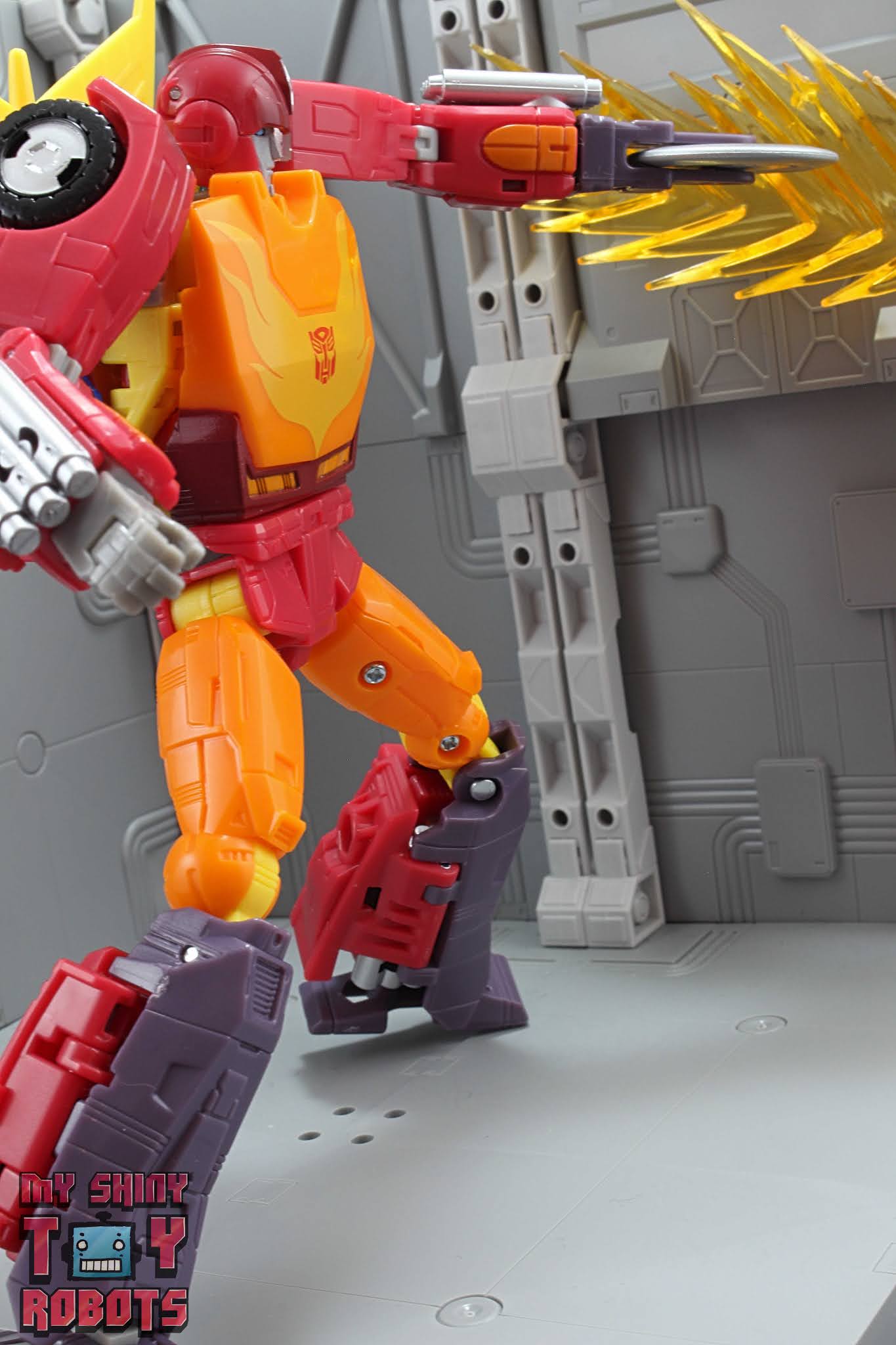 My Shiny Toy Robots: Toybox REVIEW: Transformers Studio Series 86 Hot Rod