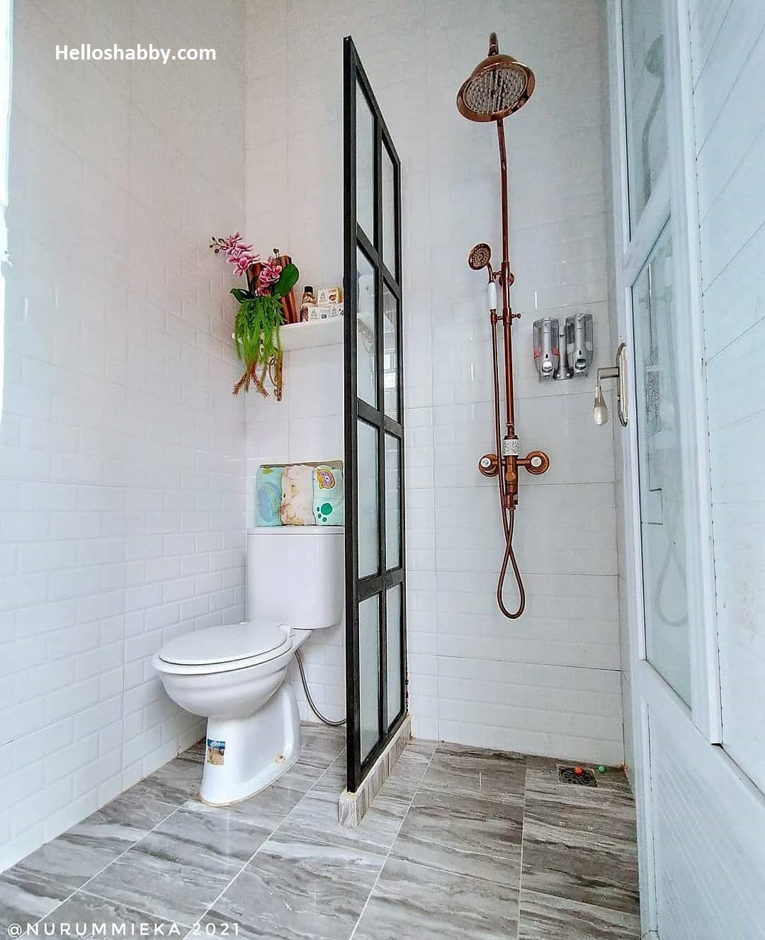 6 Desain Kamar Mandi Dengan Pembatas Kaca Dibagian Shower Area ...