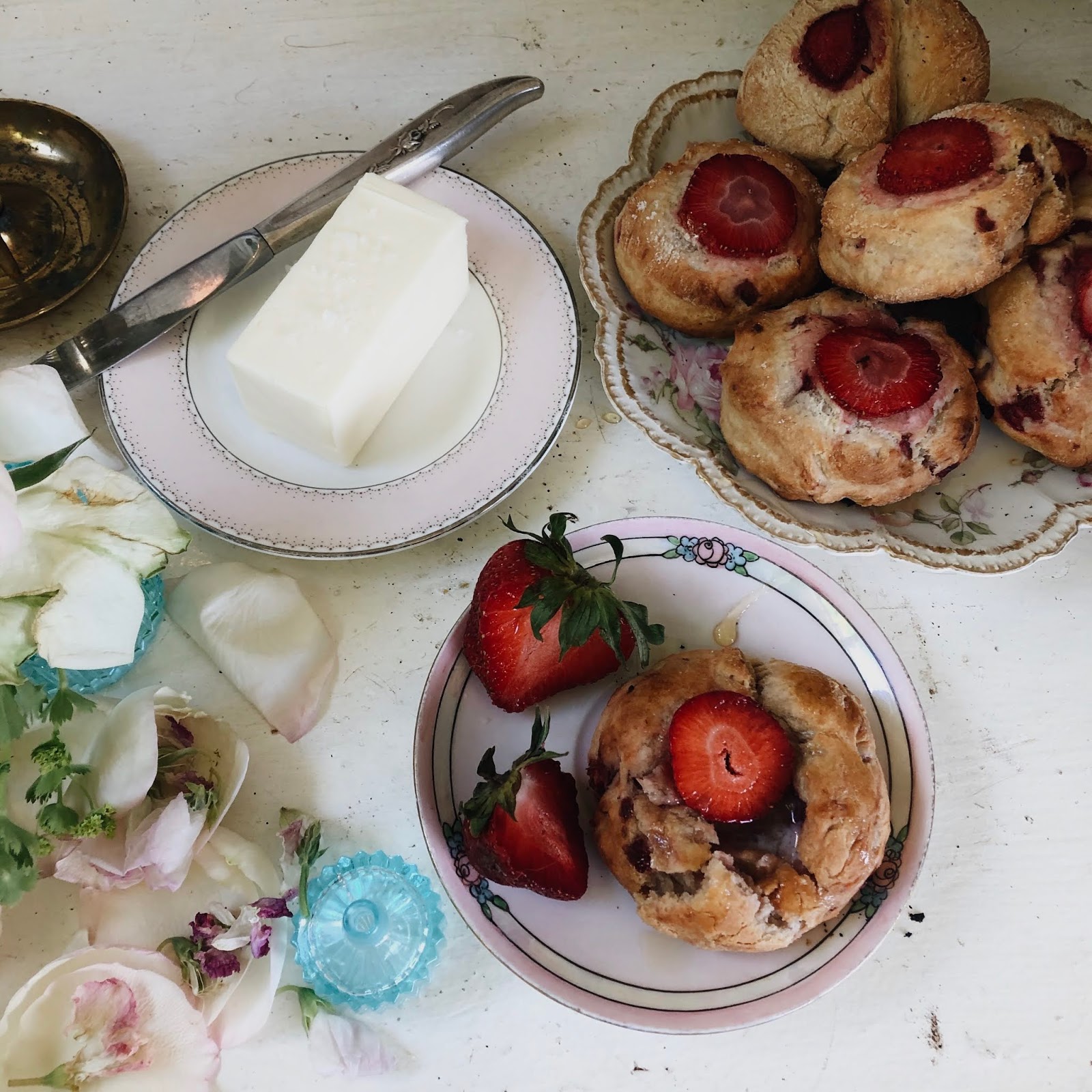 bonjourmoon: sunday morning strawberry biscuits.
