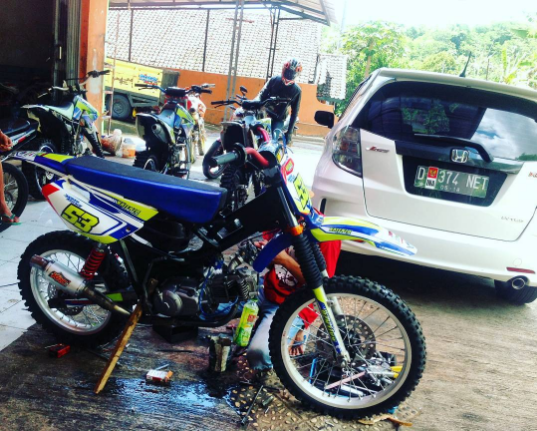 Kumpulan Gambar Rakitan Bebek Modif dan Bebek Standar Jupiter Z ...