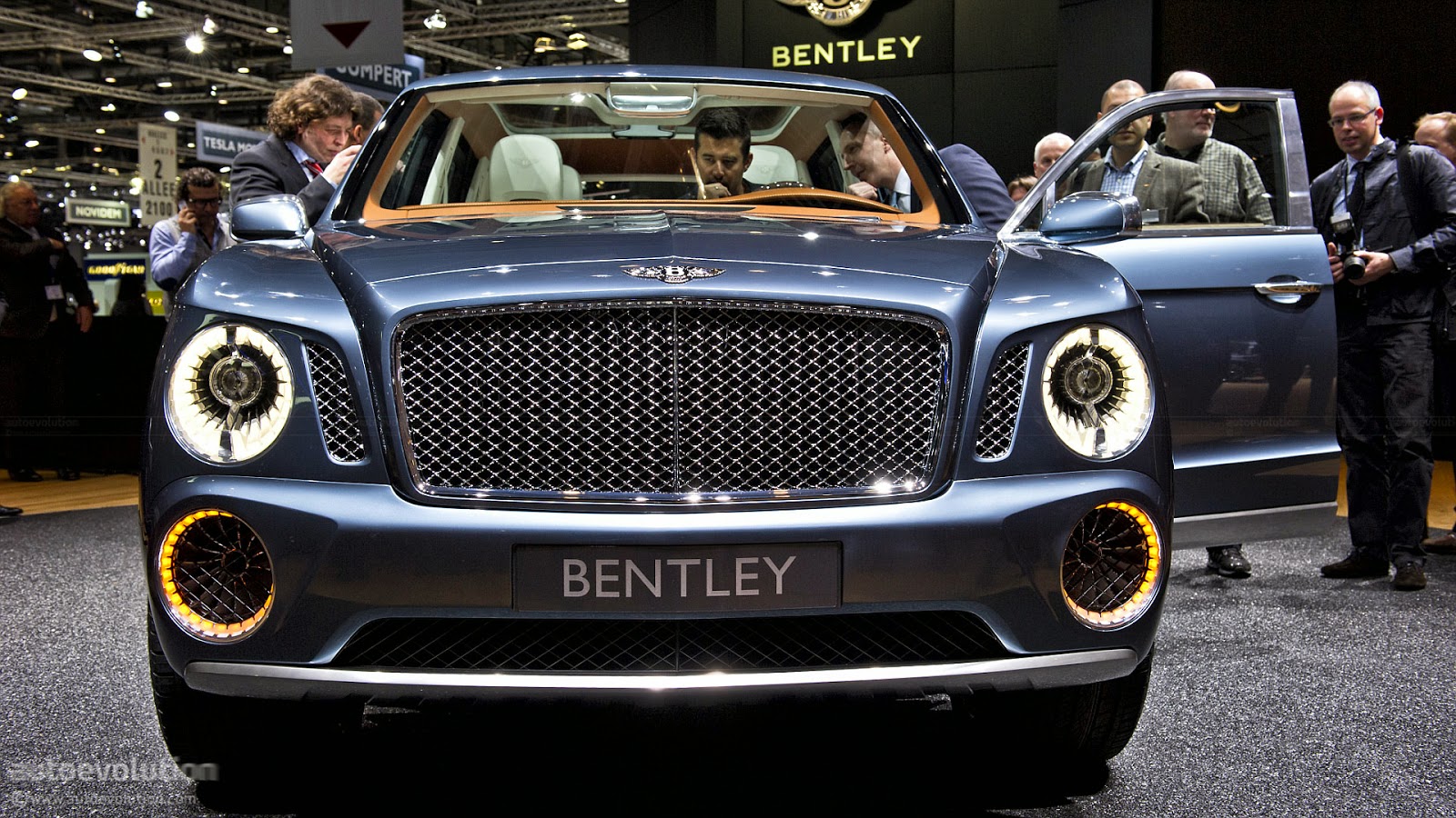 Smokin' Autos: Bentley Unveils "World's Most Powerful SUV"