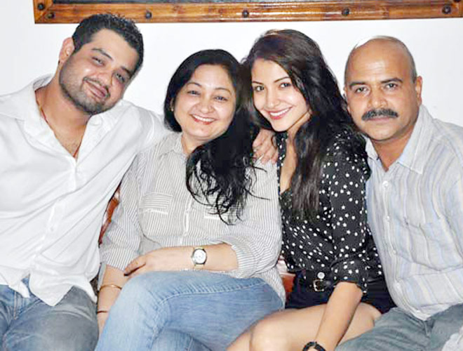 Bollywood Actress Anushka Sharma Family Photos
