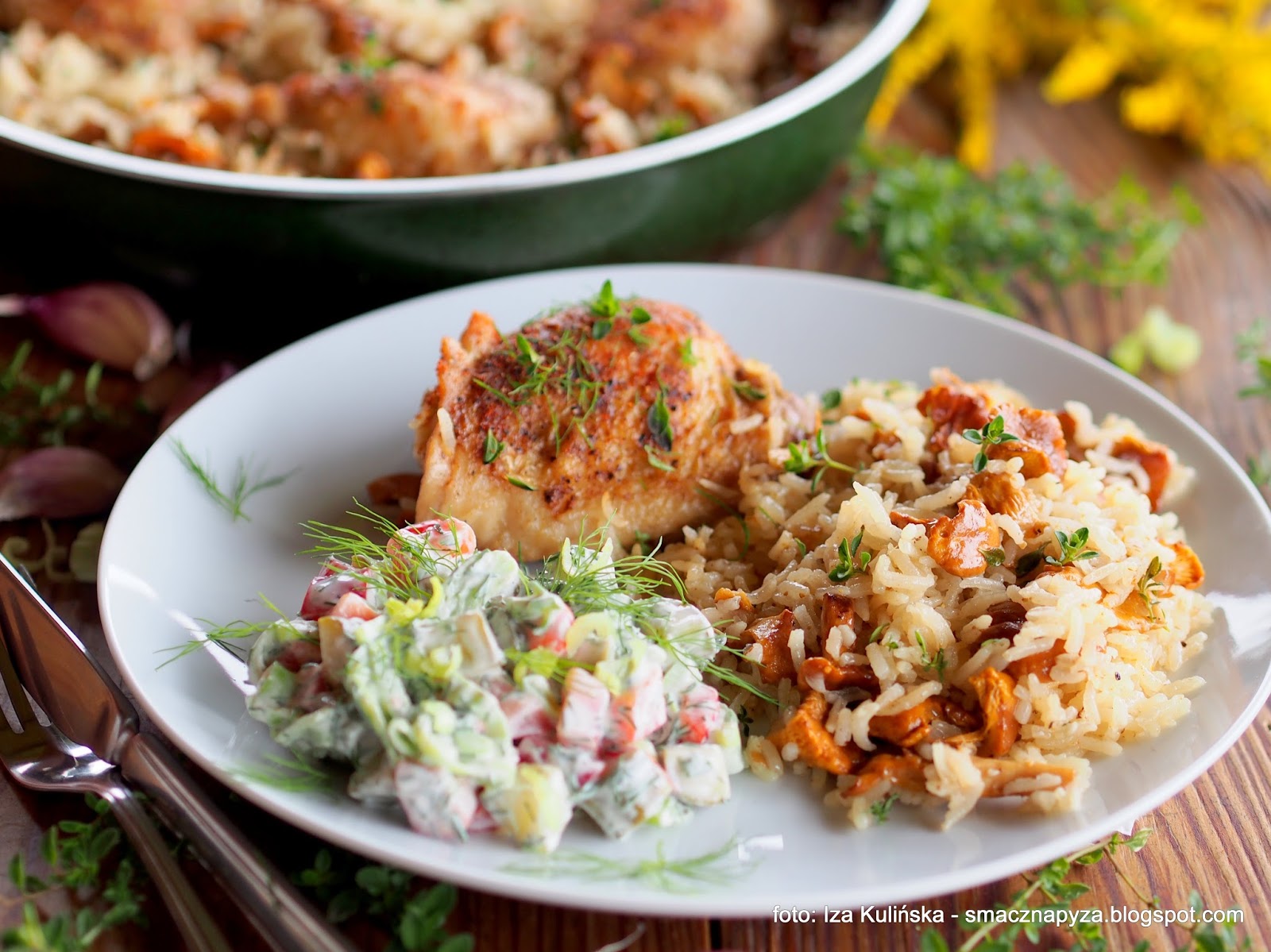 Kurczak duszony z ryżem i kurkami | Smaczna Pyza