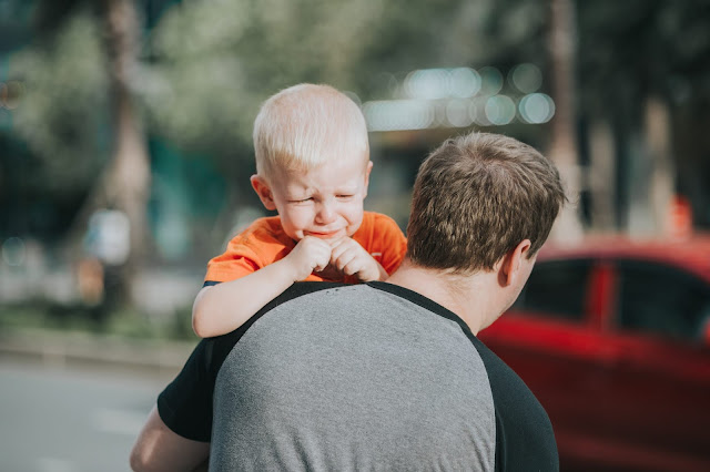 5 WAYS TO DEAL WITH TODDLER TANTRUMS 5-ways-to-deal-with-toddler-tantrums
