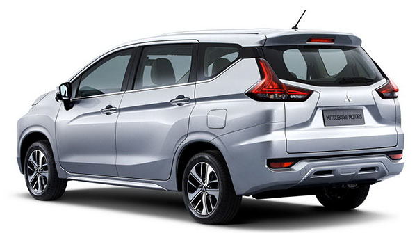 Burlappcar: Official pictures of the Mitsubishi Expander